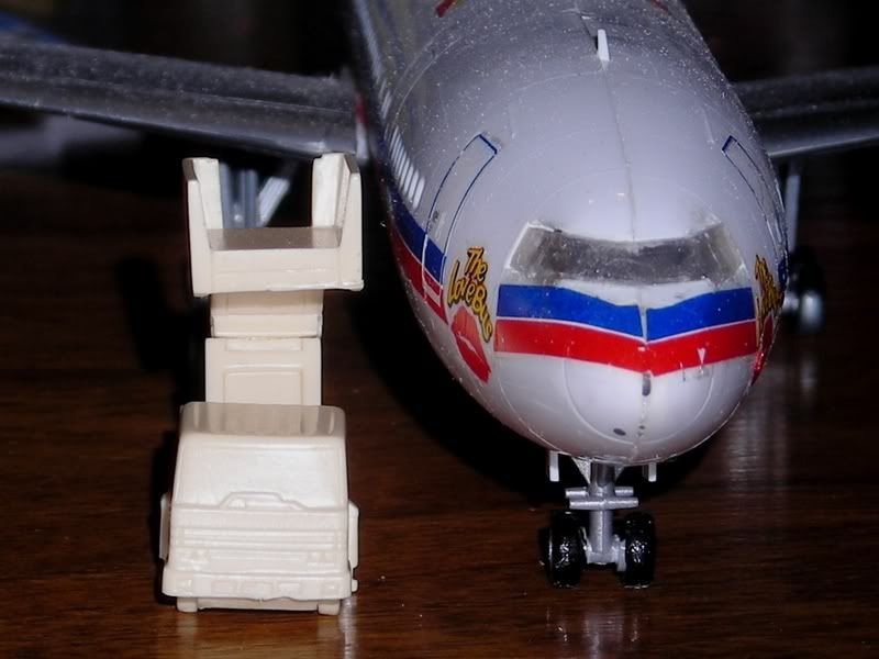 JAL MD-11 Hasegawa kit has stairs! – Airlinercafe